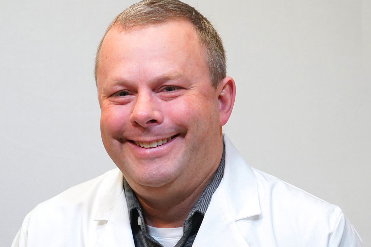 Washington Regional Adds Bell to Surgery Clinic (Movers & Shakers)