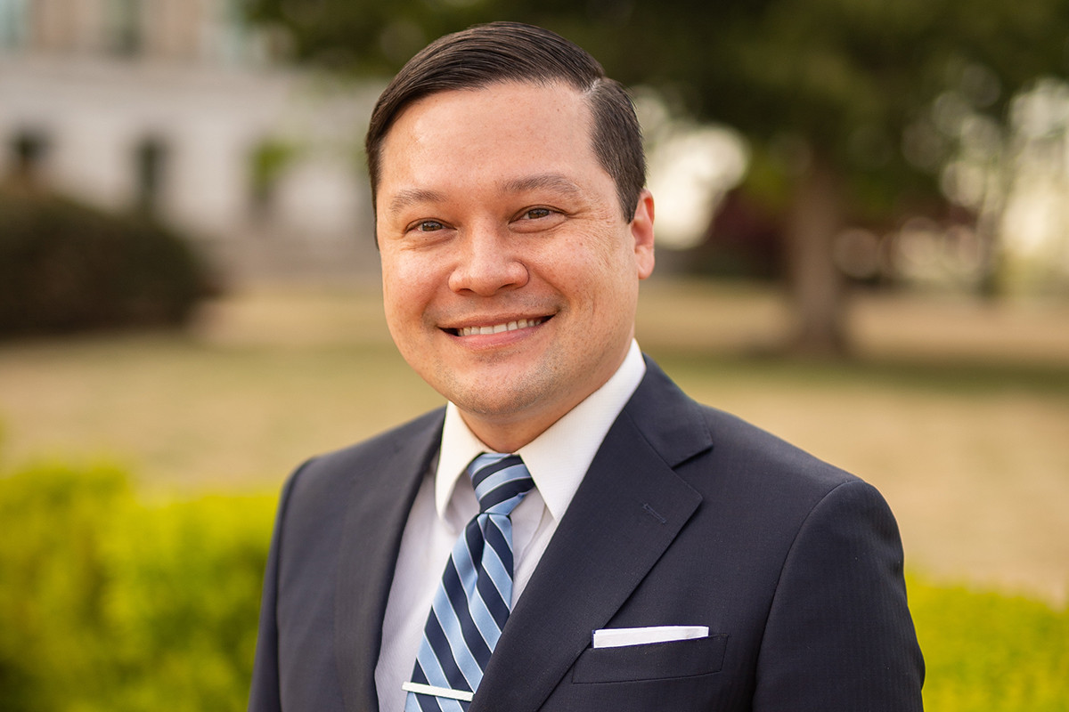 Milum Recognized by National Guard (Movers & Shakers)